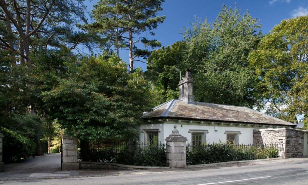 The Gate House - Cark Manor